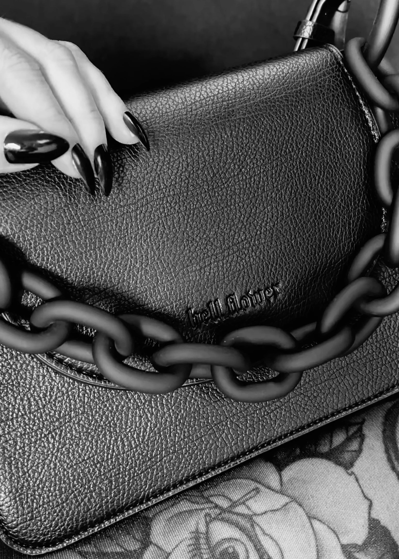 'Pre-order' Noctum black chain bag – hell flower